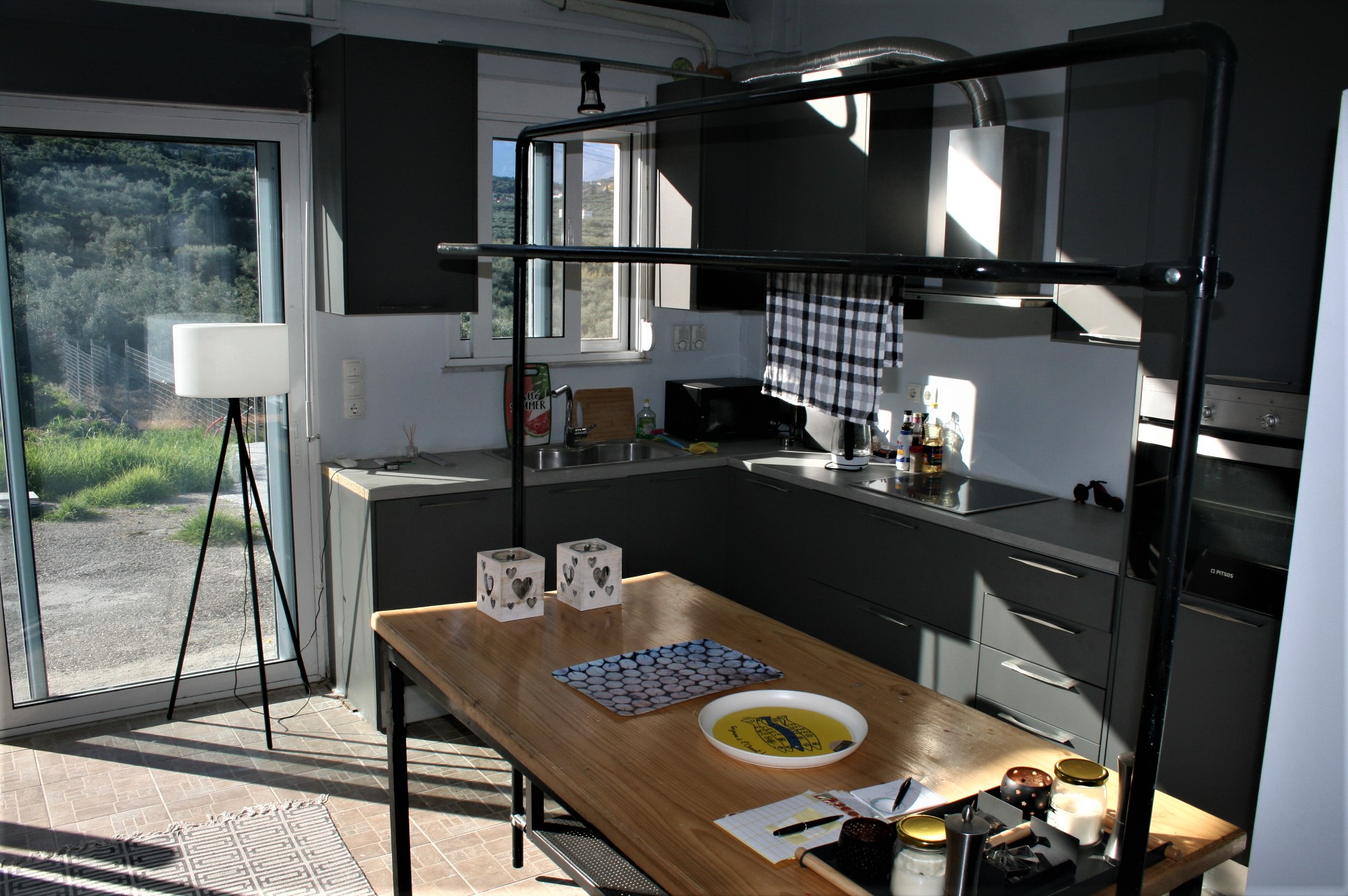 BASEMENT: APARTMENT IN LOFT DESIGN