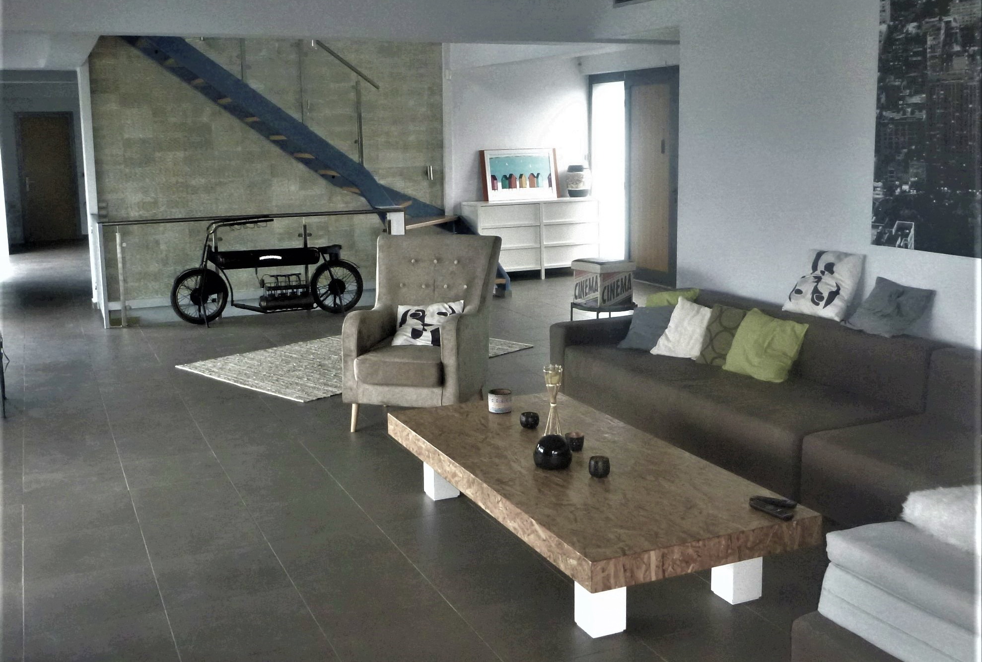 INTERIORS: TOUR OF THE VILLA LOFTSTYLE